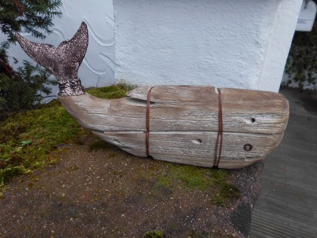 Deko-Objekt Wal Pottwal maritime Skulptur Holz Natur 33 x 17 cm